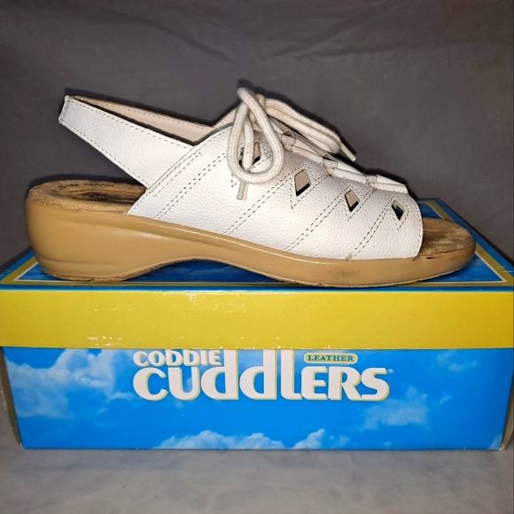Cobbie Cuddlers | Shoes | Cobbie Cuddlers Leather Sandals Womens 75w ...